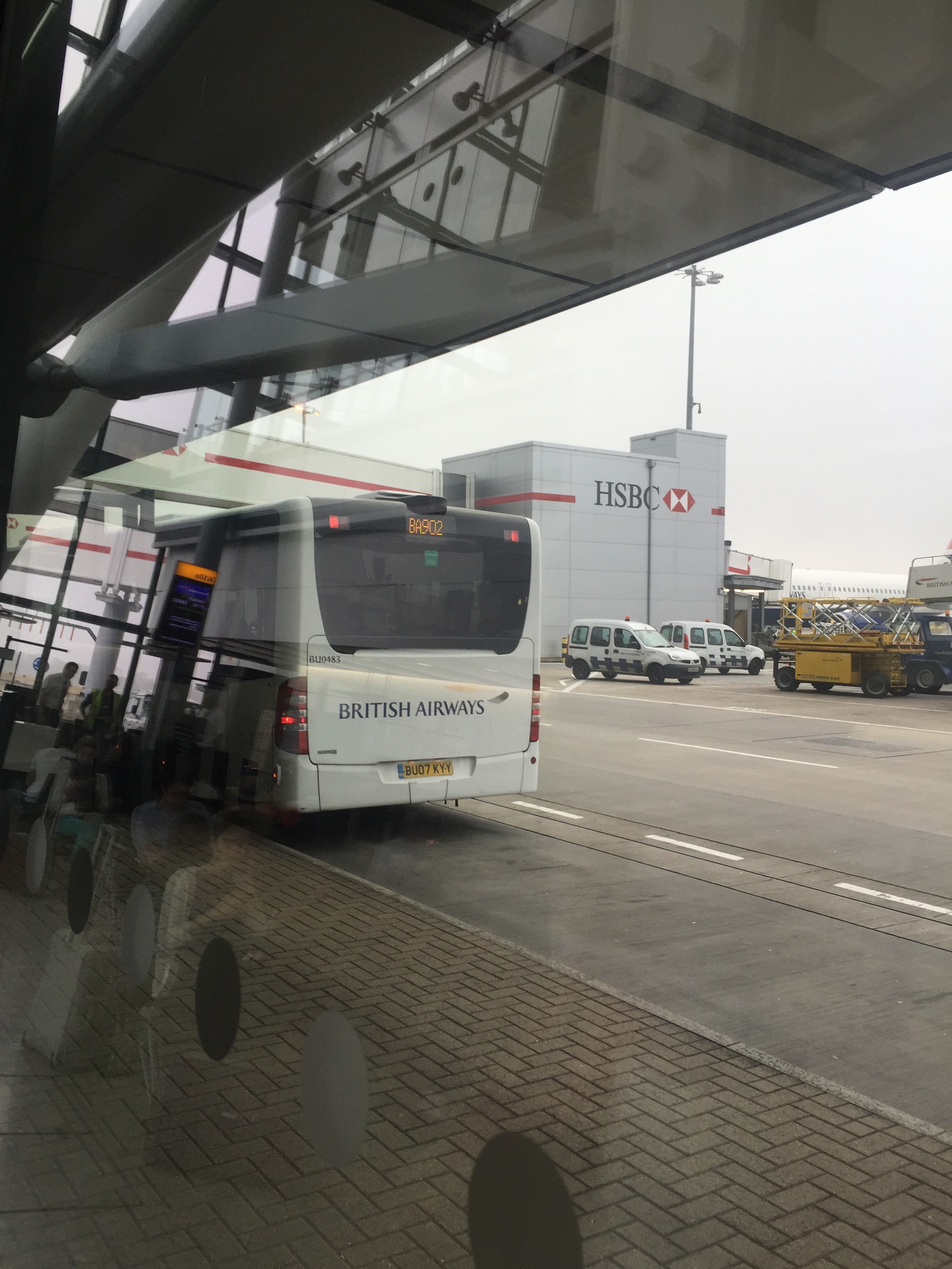 The joy of bussing... at Heathrow (or the hell of Gate T5-A10 ...