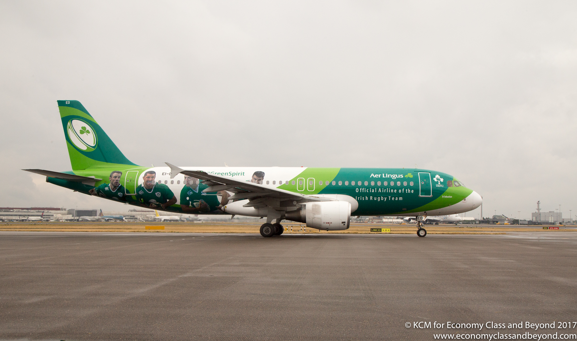 Airplane Art - Aer Lingus Green Spirit A320 at London Heathrow ...