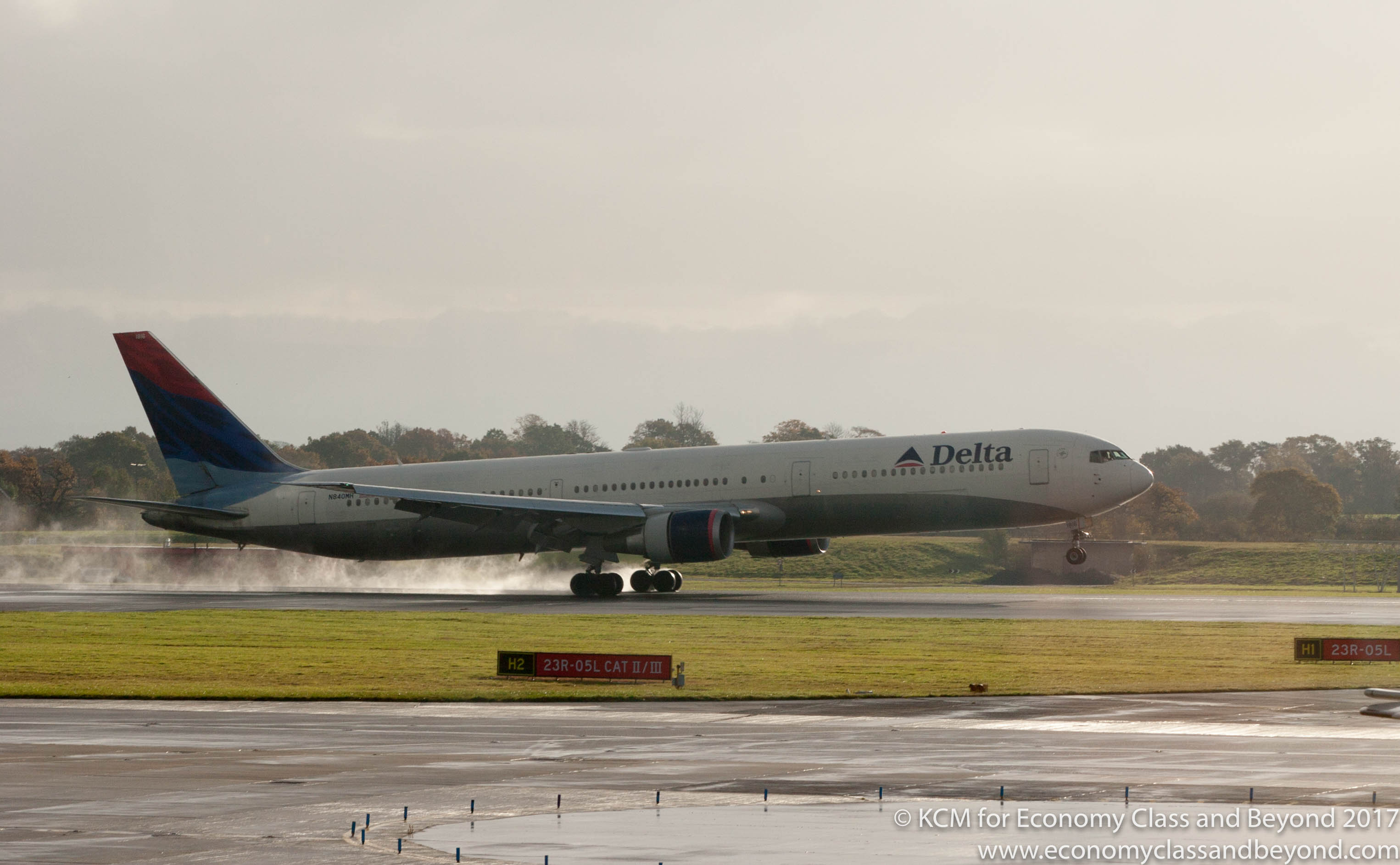 Delta Air Lines Boeing 767-300ER landing at Manchester (classic) Image ...