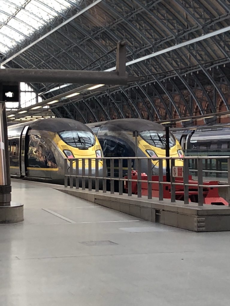 Eurostar Class 374 Velaro at London St Pancras - Image, Economy Class ...