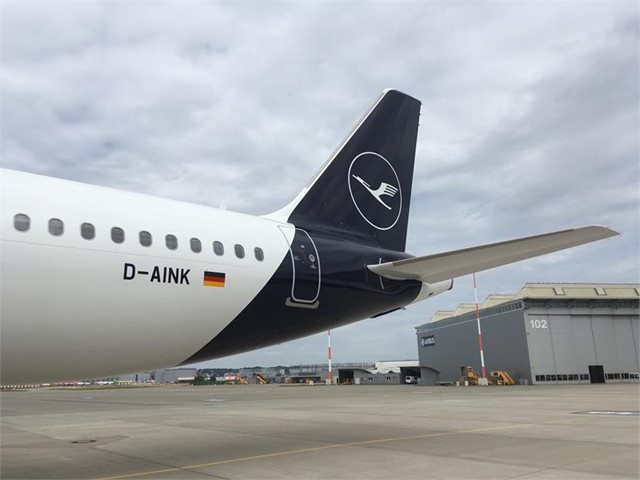 Lufthansa's first A320neo in "Lufthansa Blue" - Economy Class & Beyond