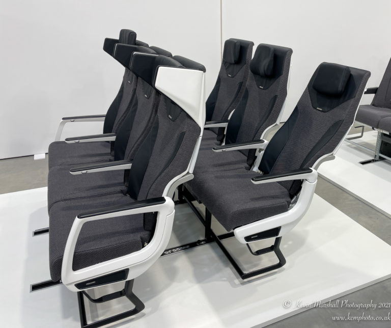 Qatar Airways to launch the New Recaro CL3810 long haul economy seat ...