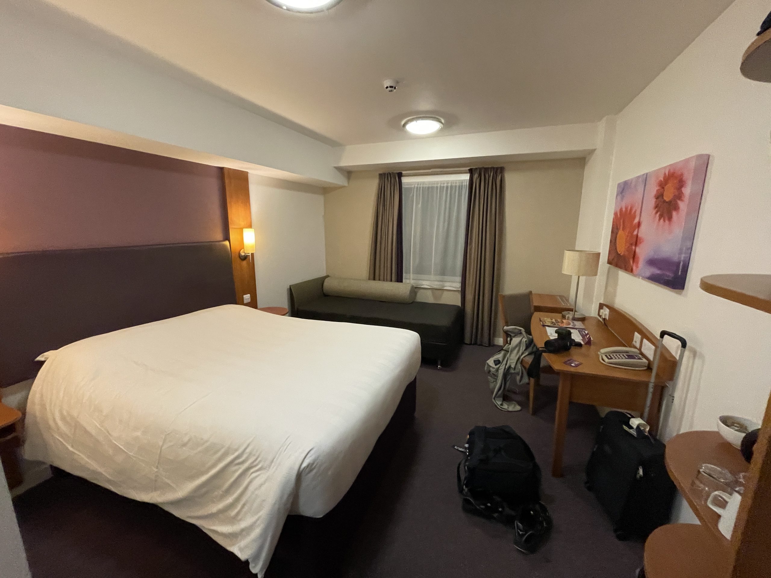 SNAPSHOT: Premier Inn, Heathrow Terminal 5 - Economy Class & Beyond