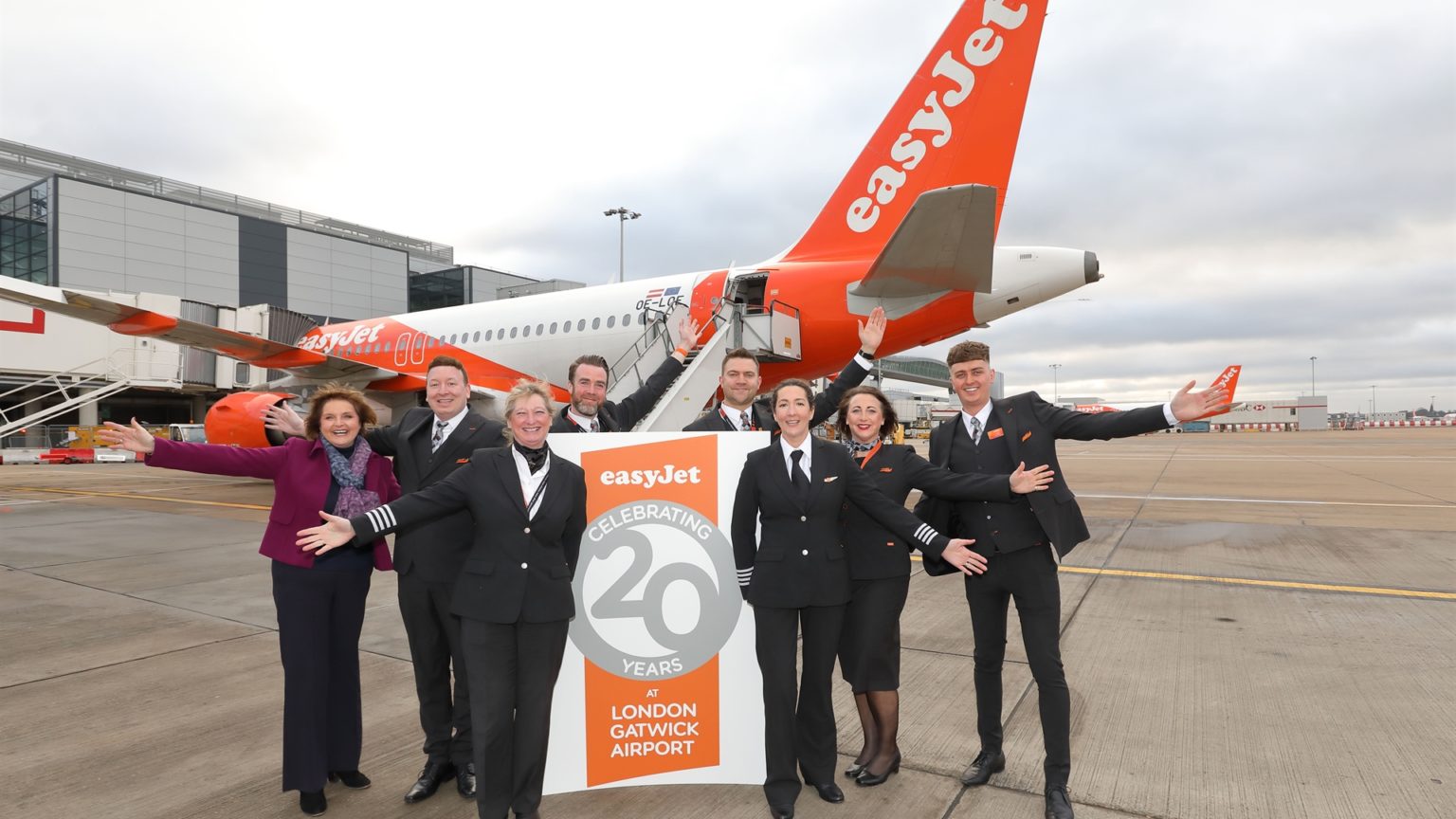 easyJet celebrates 20 years of being orange at Gatwick - Economy Class ...