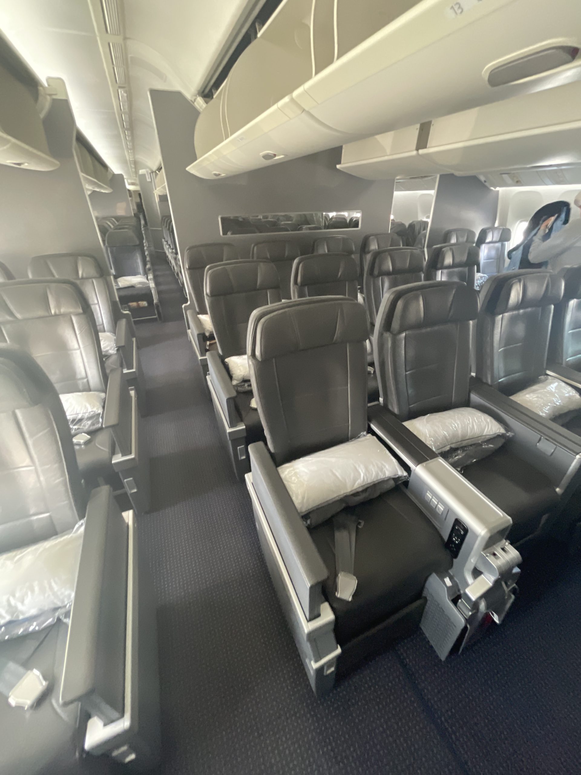 SNAPSHOT: American Airlines 87 London Heathrow to Chicago O’Hare (Main ...