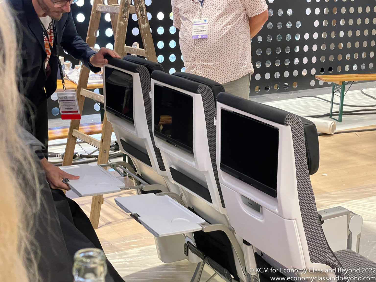 AIX22: Recaro shows off its CL3810 Long Haul Economy Seat, with ...