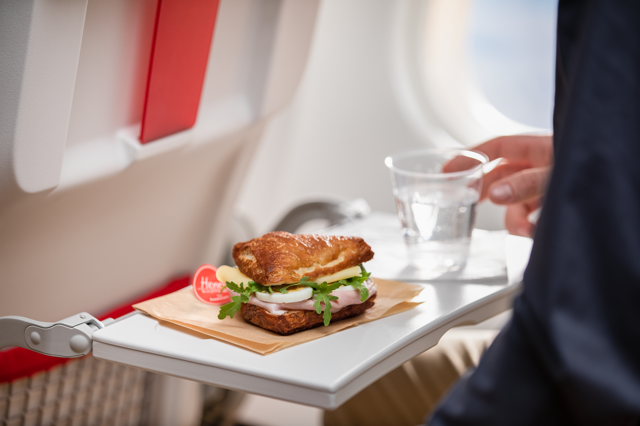 Austrian Airlines to offer pre-ordering of short-haul food options ...