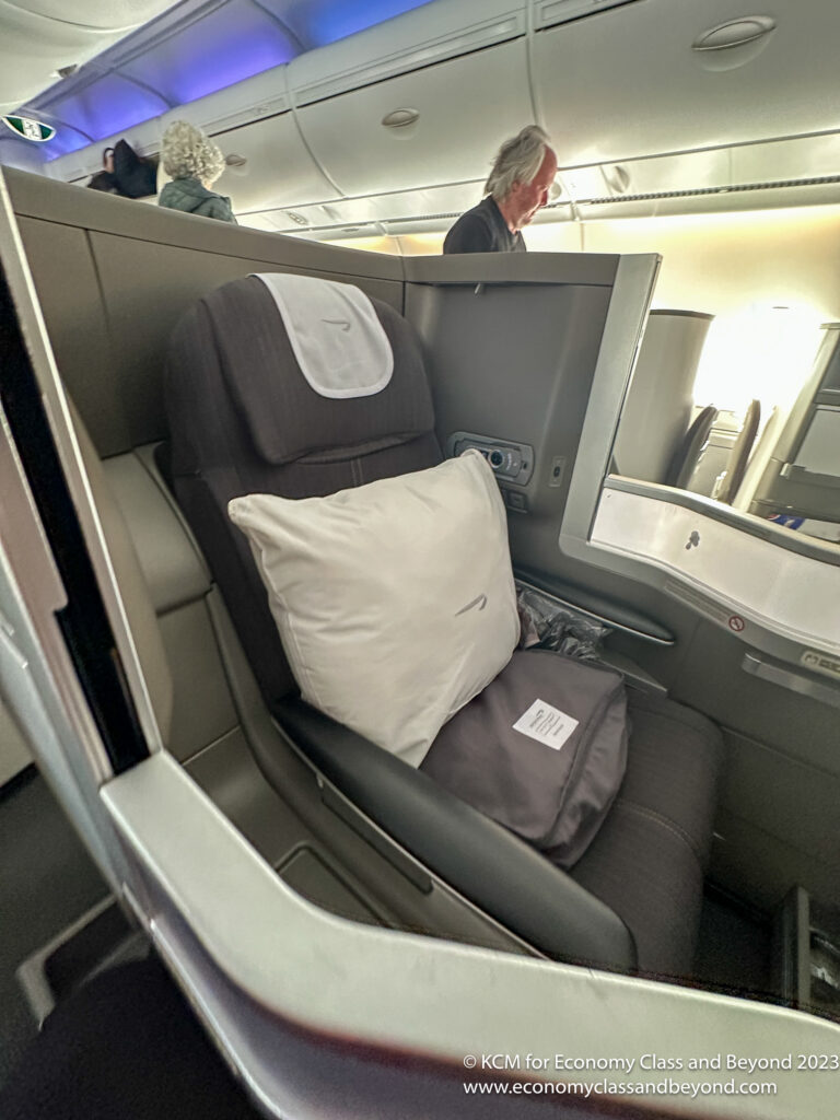 TRIP REPORT: Back in the Groove - BA295 London Heathrow - Chicago O ...