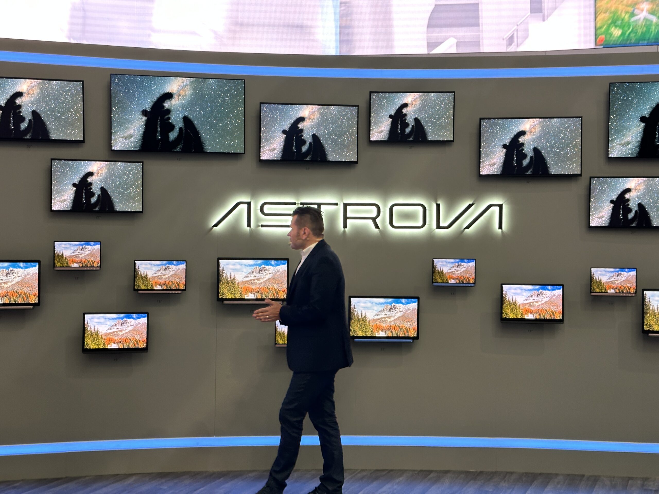 AIX2023: Panasonic unveils new screens for Astrova - Economy Class & Beyond
