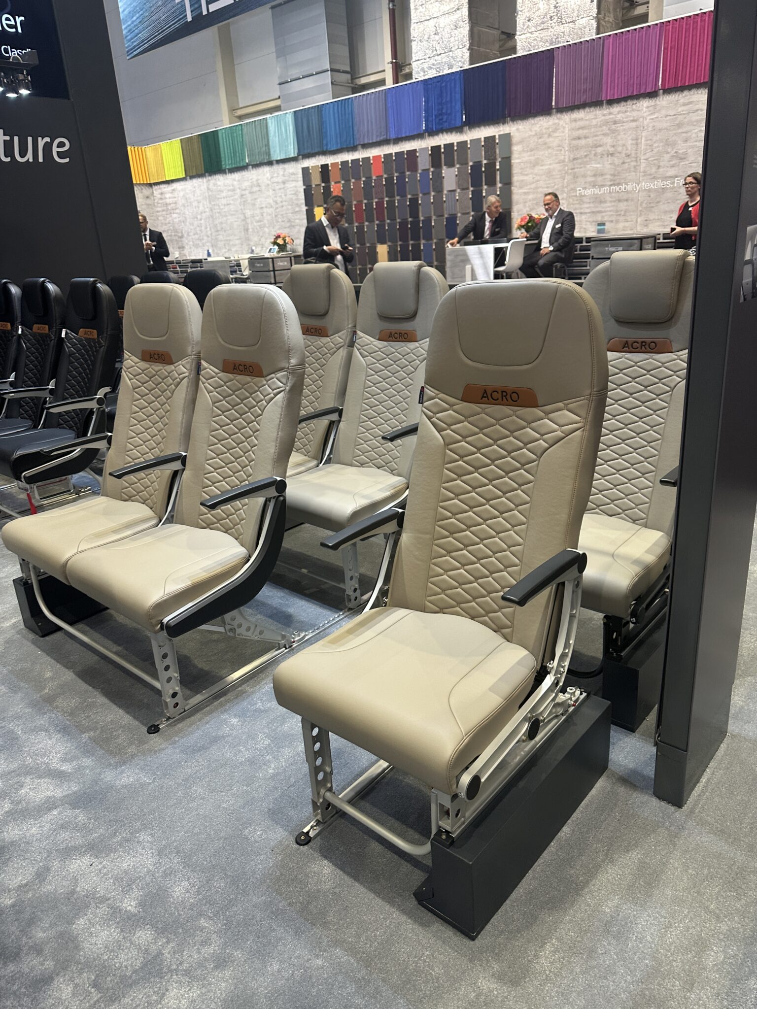 AIX2023: Deutsche Aircraft and ACRO sign contract for Series 9 Economy ...